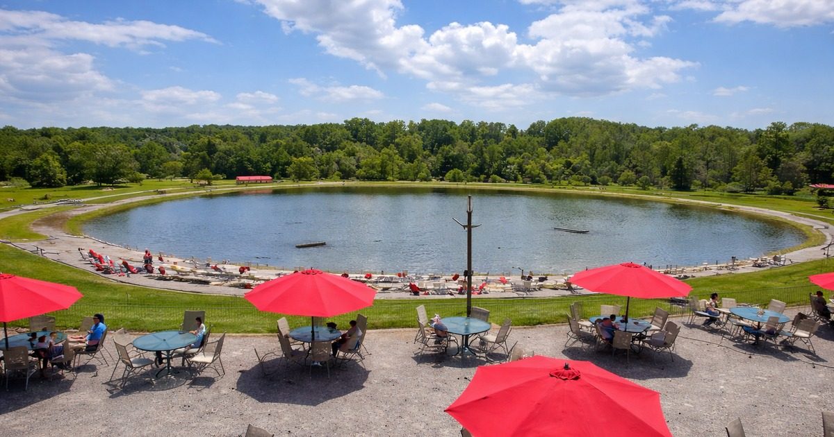 Holly Jolly Wine Trail — Nova Destinations